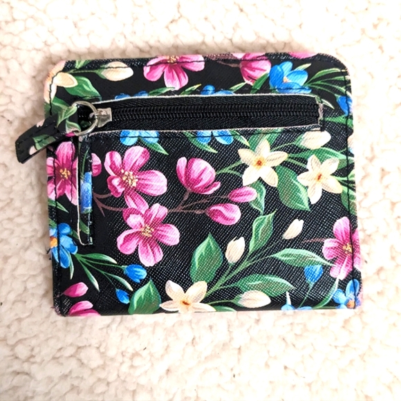 mundi | Bags | Mundi Floral Mini Wallet | Poshmark